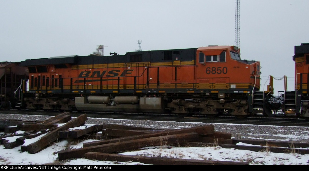 BNSF 6850